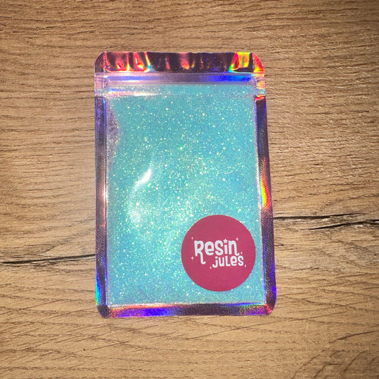 Glitters, sparkles and tints! – Resin Jules